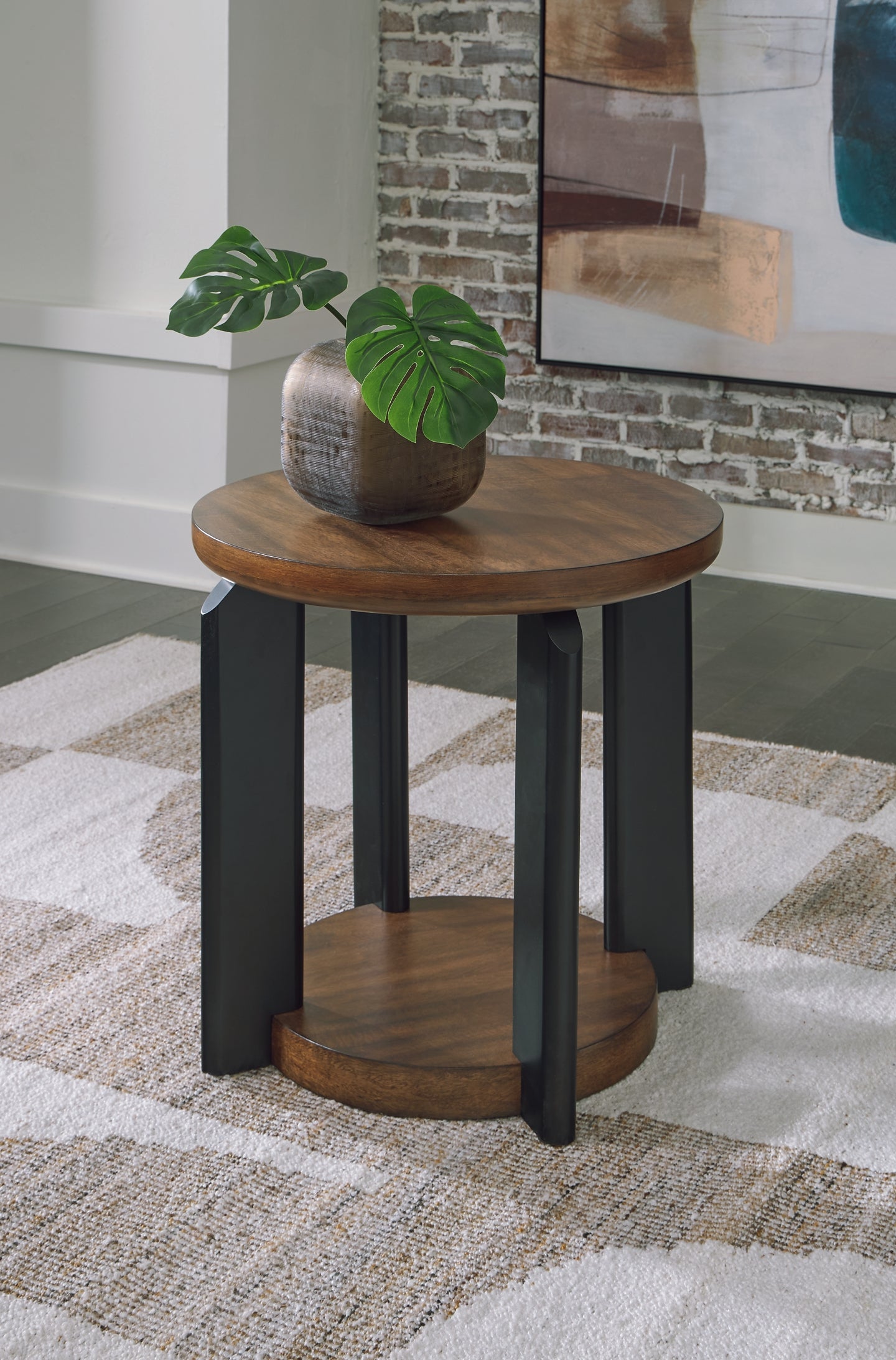 Kraeburn Round End Table – Taylor's Furniture
