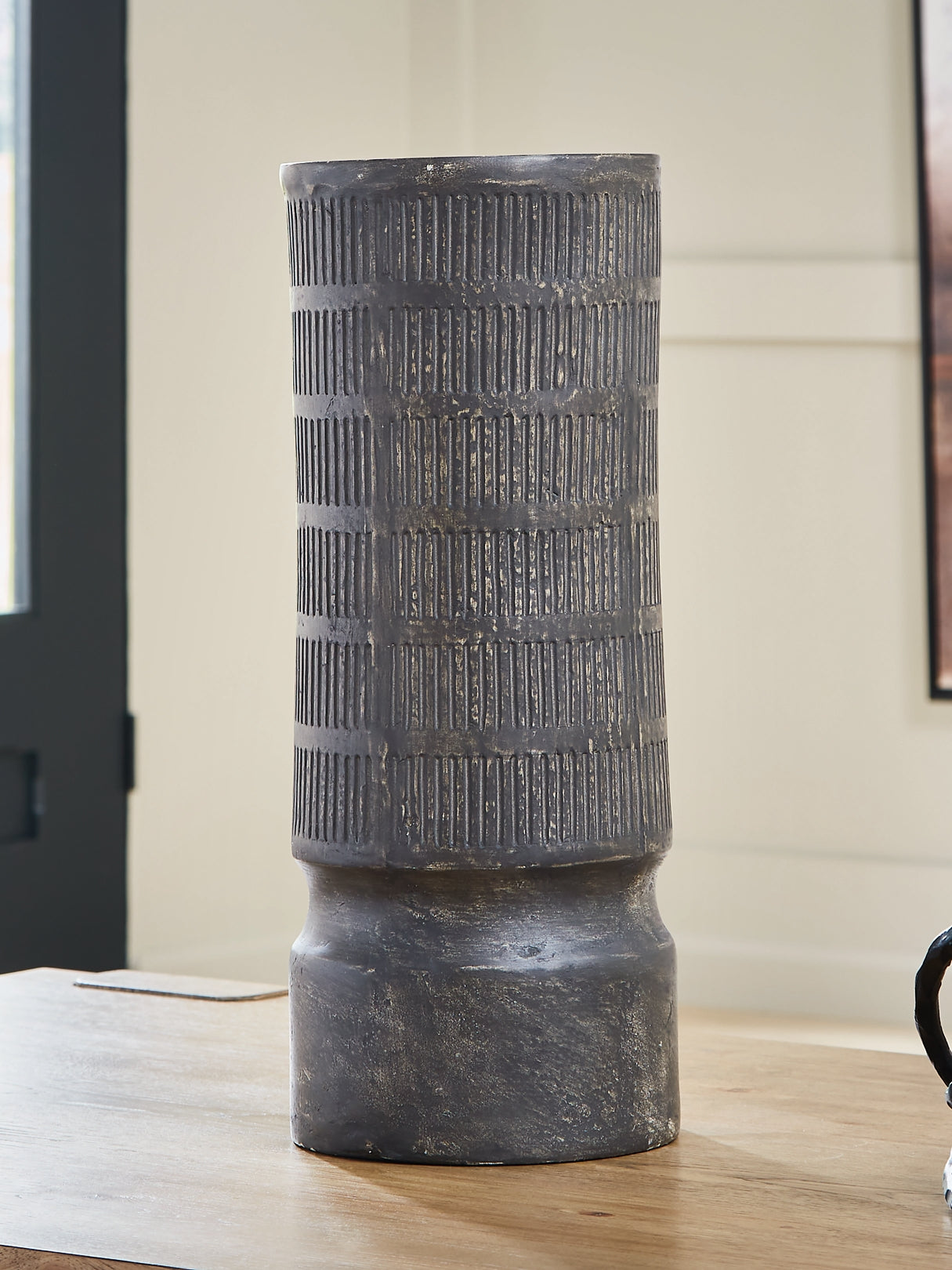 Beninworth Vase – Taylor's Furniture